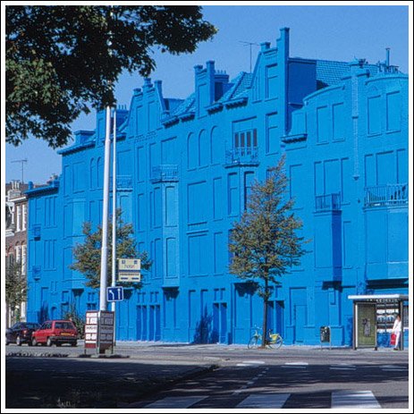 Blue building of Rotterdam - Decor Report